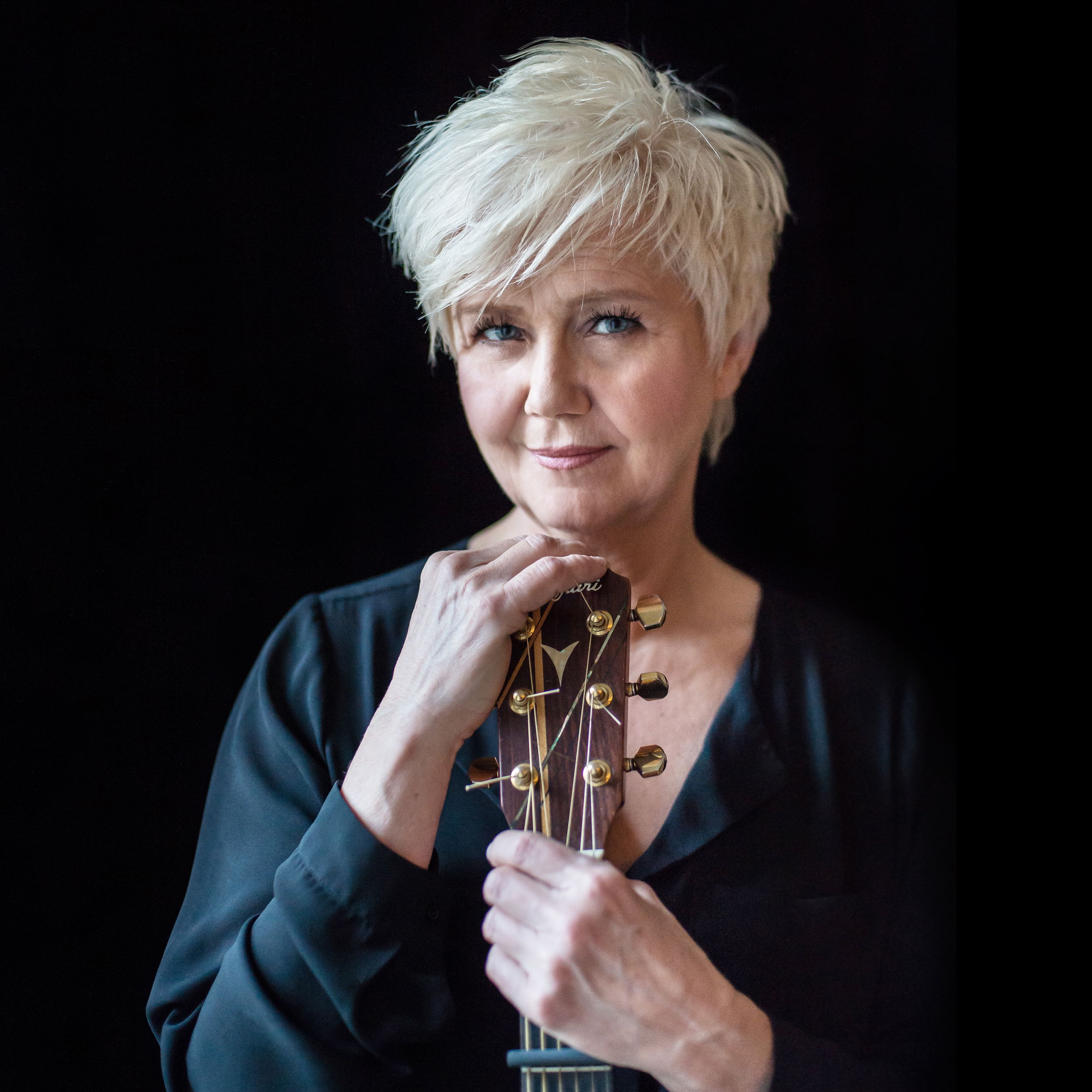 Mathilde Santing - Biografie - De Tamboer